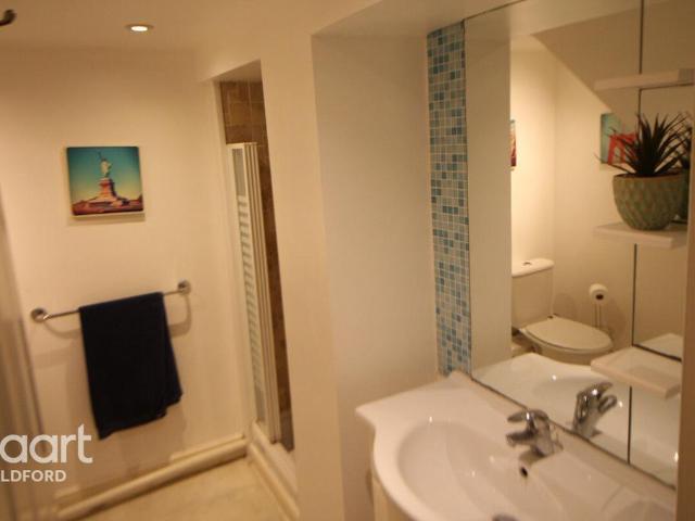 Recreation Road, Guildford 2 bed flat to rent £1,750 pcm £404 pw