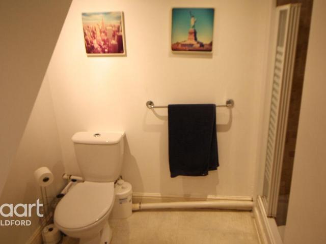 Recreation Road, Guildford 2 bed flat to rent £1,750 pcm £404 pw