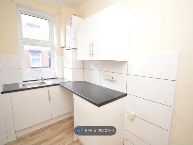 Recreation Terrace, Leeds LS11, 2 bed terraced house to rent, £999 pcm | PrimeLocation