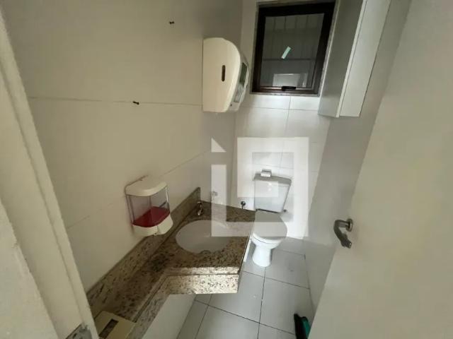 Recreio excelente sala comercial frente américas shopping 42m² banheiro 1 vaga de garagem