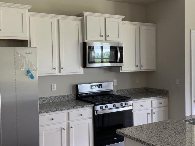 Reduced! New build 3 bedroom/2 bath home in the Parks