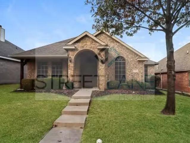 REDUCED PRICE! 316 Village Dr