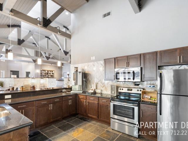 reduced rents Webster luxury apartment