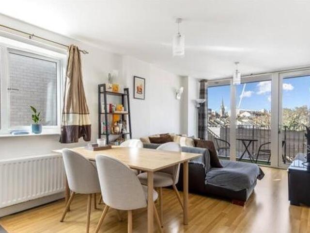 Redvers Road, London, 2 Bedroom Apartment