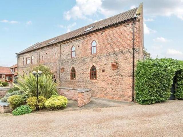 Redwing Barn, Thorpe Willoughby, 4 Bedroom Barn