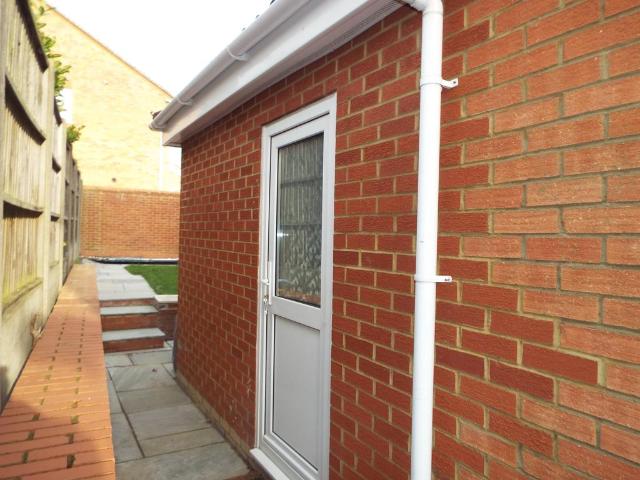 Redwing Close, Stevenage, SG2 1 bed flat to rent £1,050 pcm £242 pw