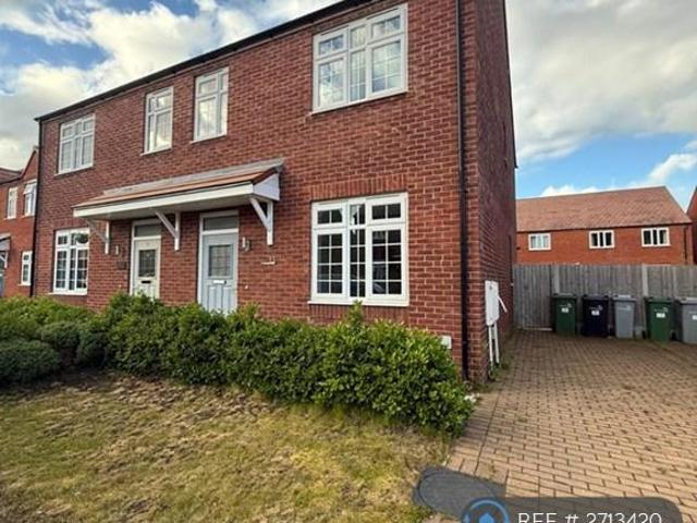 Redwing Road, Sandbach, CW11 3 bed semi detached house to rent £1,550 pcm £358 pw