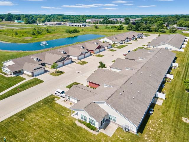 Redwood Brownsburg 2 Bedroom Condo for Rent at 2860 Hayward Ave, Brownsburg, IN 46112