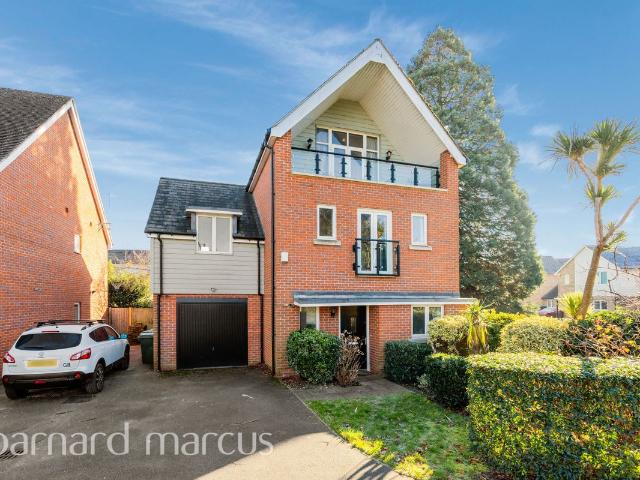 Redwood Drive, Epsom KT19, 5 bed property to rent, £3,500 pcm | PrimeLocation