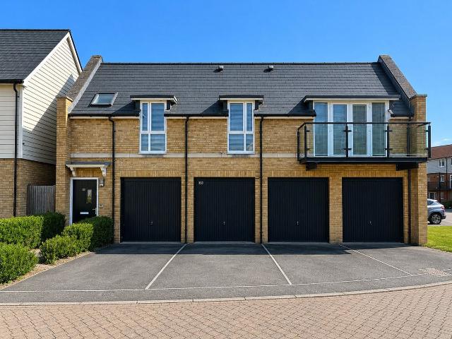 Redwood Drive, Epsom, Surrey KT19, 2 bed maisonette to rent, £1,850 pcm | PrimeLocation
