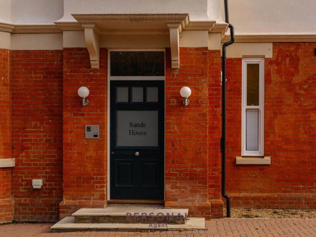 Redwood Drive, Epsom