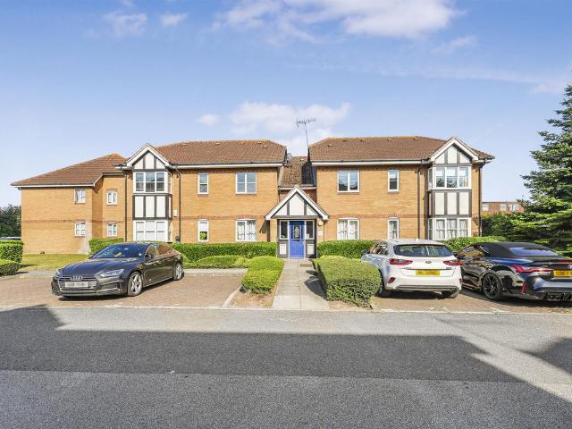 Redwood Gardens, Chingford E4, 2 bed flat to rent, £1,650 pcm | PrimeLocation