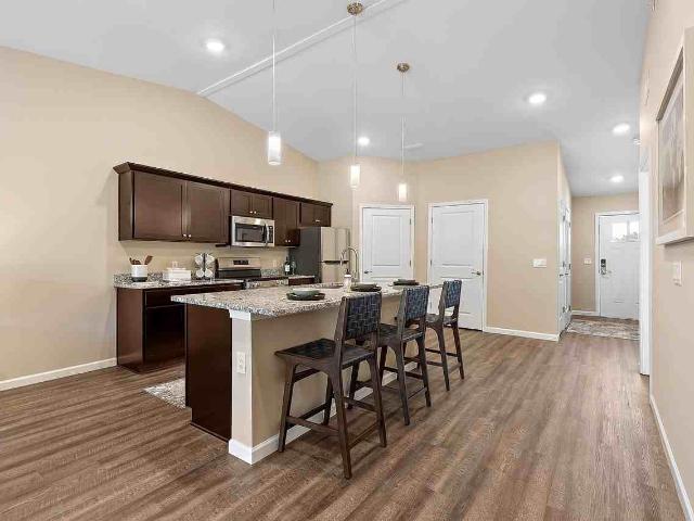Redwood Greer Ashburton Drive 2 Bedroom Condo for Rent at 266 Crossmanor Dr, Greenville, SC 29650 29607