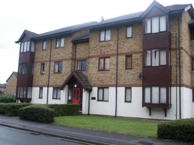Redwood Grove, Bedford MK42, 1 bed flat to rent, £875 pcm | PrimeLocation