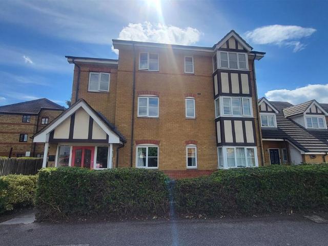 Redwood Grove, Bedford MK42, 2 bed flat to rent, £1,150 pcm | PrimeLocation