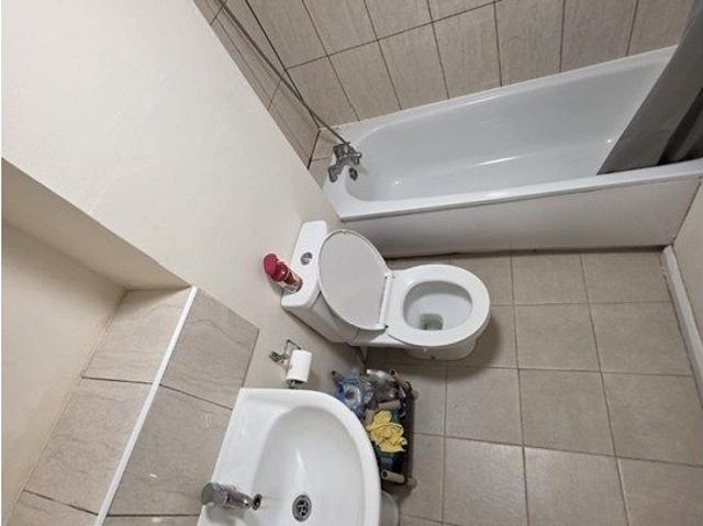 Redwood Grove, Bedford MK42, 2 bed flat to rent, £1,150 pcm | PrimeLocation