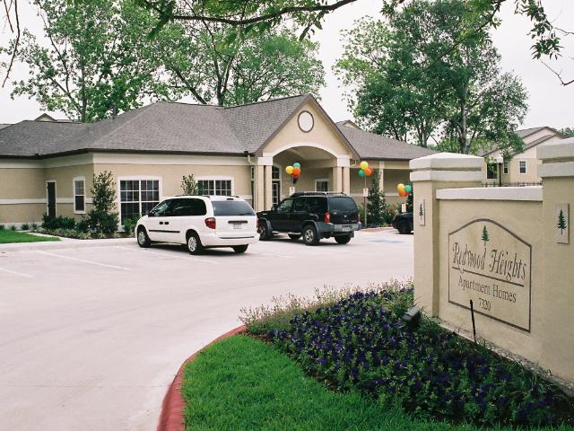 Redwood Heights 3 Bedroom Apartment for Rent at 7320 Jensen Dr, Houston, TX 77093 Eastex Jensen