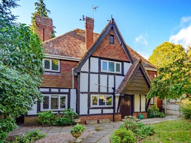 Redwood House, 1 Mulberry Court 4 bed detached house to rent £2,250 pcm £519 pw