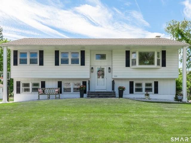 Redwood Ln, Cheshire, Home For Sale