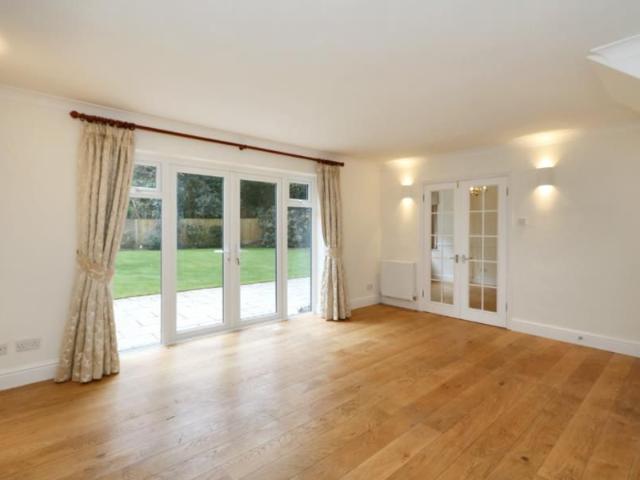 Redwood Walk, Surbiton, KT6