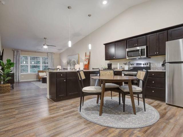 Redwood Waukee Hickman Road 2 Bedroom Apartment for Rent at 395 Nw Blackberry St, Waukee, IA 50263
