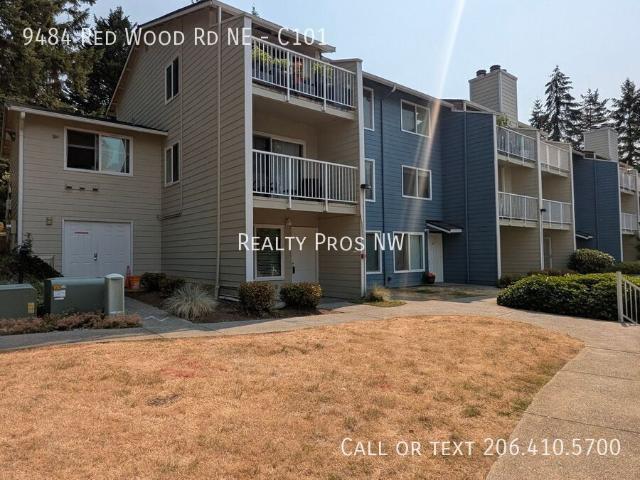 Redwoods Studio Condo for Rent located in Redmond