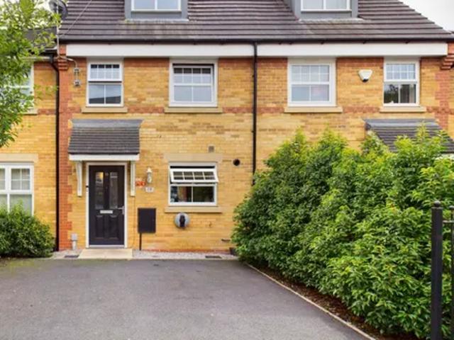 Red Cedar Close, Manchester, M9 7GS, United Kingdom | 3 bed townhouse for rent #166923141 | Rentberry