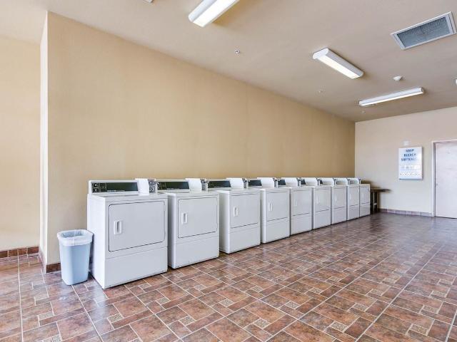 Red Arroyo Rentals 1 Bedroom Apartment for Rent at 4268 Sherwood Way, San Angelo, TX 76901
