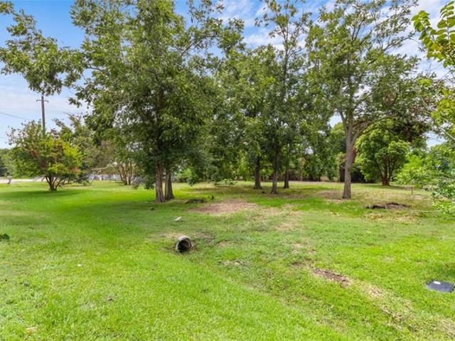Red Bluff Dr, Seabrook, TX 77586