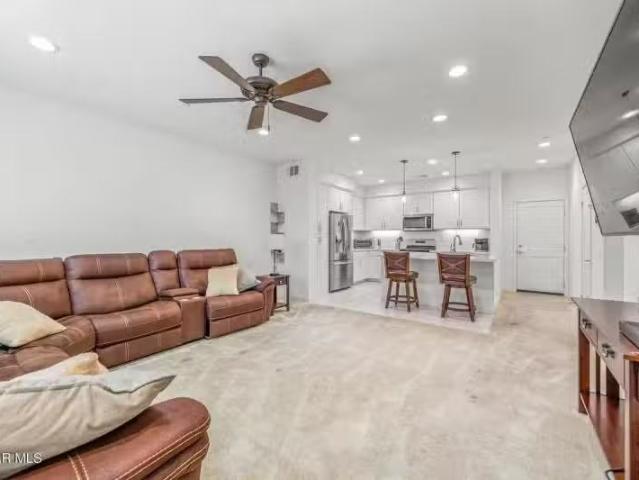 Red Brick Dr, Simi Valley, CA 93065
