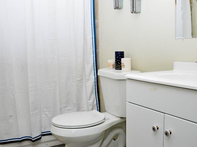 Red Bud Landing 3 Bedroom Apartment for Rent at 403 Tinker Diagonal Street, Oklahoma City, OK 73129 Del Mar Laning