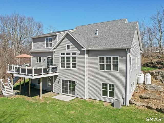Red Fox Ct, New Fairfield, Home For Sale