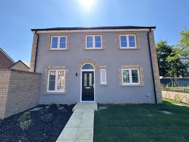 Red Kites Road, Downham Market PE38 3 bed house to rent £1,285 pcm £297 pw
