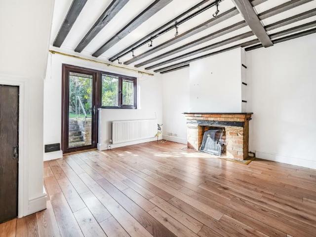 Red Lion Way, High Wycombe HP10, 2 bed property to rent, £1,600 pcm | PrimeLocation