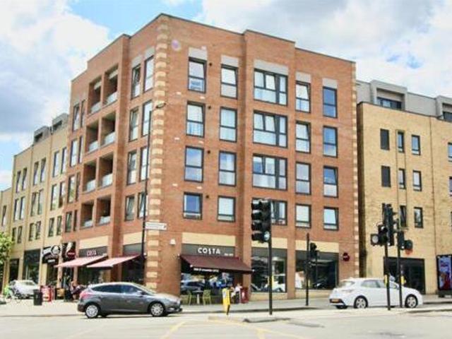 Red Lion Court, The Broadway, 1 Bedroom Flat