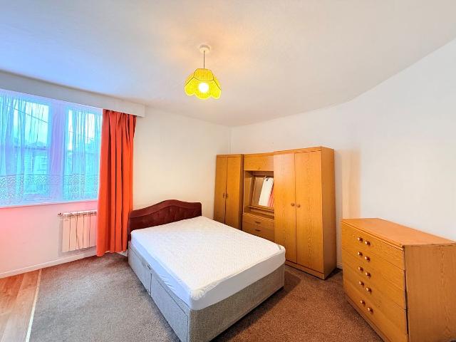 Red Lion Hotel, St. Columb TR9, Room to rent, £400 pcm | PrimeLocation