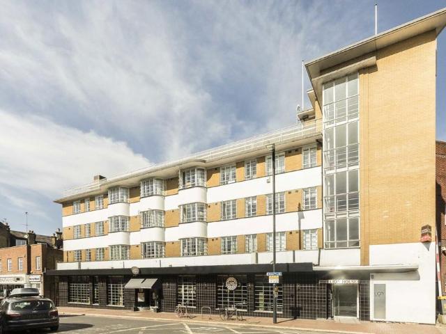 Red Lion Street, Richmond TW9 Studio to rent £1,450 pcm £335 pw