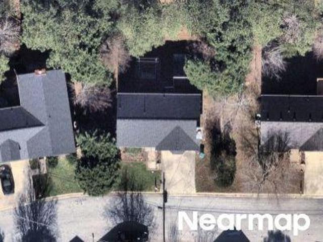 Red Maple Ln