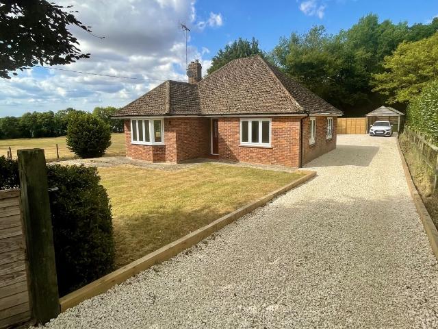 Red Shute Hill, Hermitage, Thatcham RG18, 2 bed bungalow to rent, £1,650 pcm | PrimeLocation