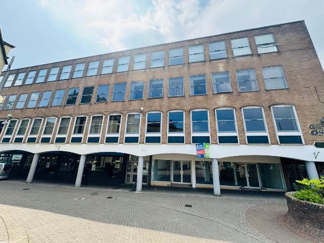 Red Street, Carmarthen SA31, 2 bed flat to rent, £795 pcm | PrimeLocation