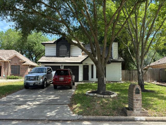 Red Pine Dr