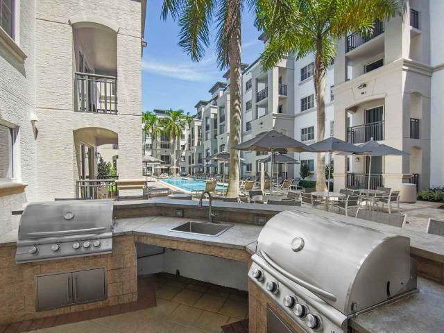 Red Road Commons 3 Bedroom Apartment for Rent at 6620 Sw 57th Ave Ste 108, South Miami, FL 33143 South Miami