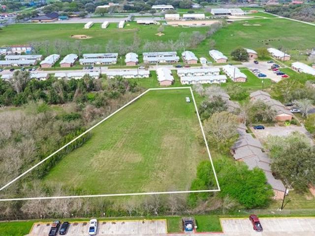 Red River Ave, Wharton, TX 77488