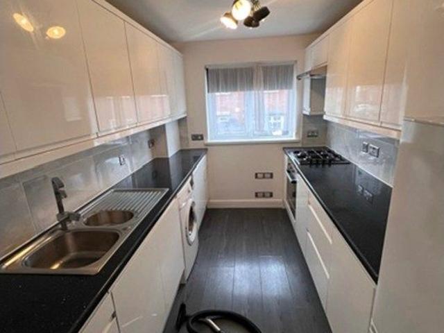 Red Willow, Harlow CM19, 1 bed flat to rent, £1,100 pcm | PrimeLocation