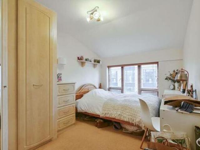 Redan Place, Queensway, 2 Bedroom Flat