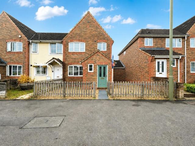 Redan Road, Aldershot GU12, 3 bed end terrace house to rent, £1,750 pcm | PrimeLocation