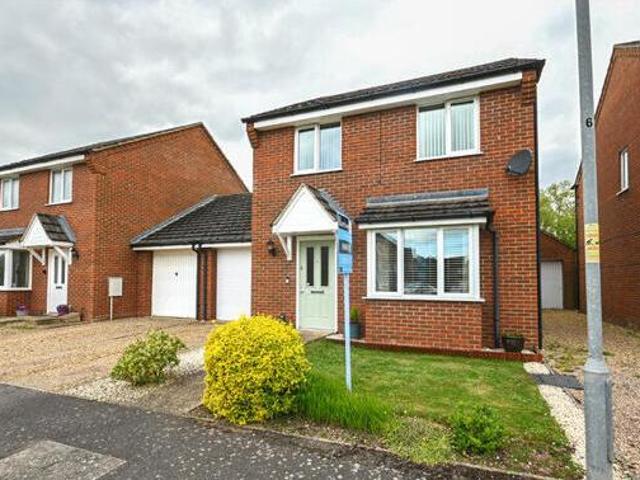 Redbarn, Whittlesey, 3 Bedroom Link