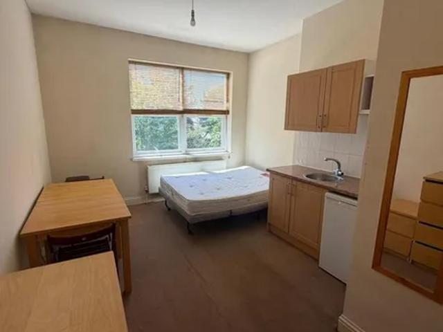Redbourne Avenue, London, N3 2BP, United Kingdom | 1 bed apartment for rent #167549621 | Rentberry