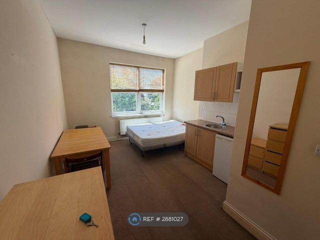 Redbourne Avenue, London N3, Studio to rent, £1,180 pcm | PrimeLocation