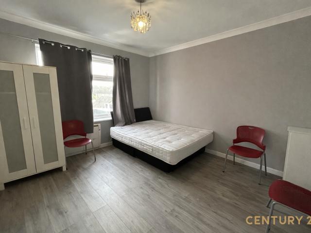 Redbridge, IG4 Century 21 United Kingdom